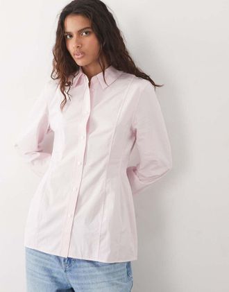 Arket chemise en popeline &agrave; manches longues boutonn&eacute;e rose clair