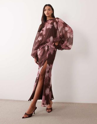 Asos robe longue &agrave; manches ballon et taille blousante &agrave; imprim&eacute; floral flou-Multi