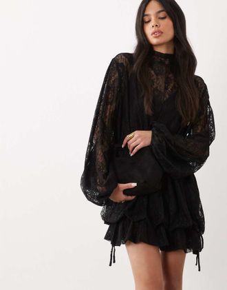 Asos robe courte en dentelle avec manches blousantes et d&eacute;tail &agrave; lourlet en noir