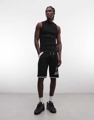 AND1 Basketball-Shorts in Schwarz mit kontrastierenden Eins&auml;tzen