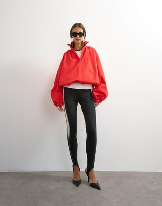 Topshop Anorak mit Falten und Stehkragen in Rot