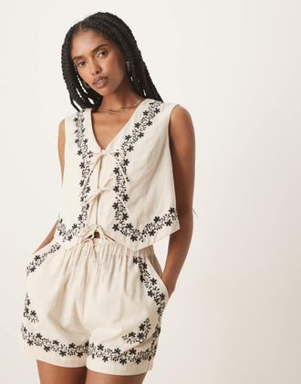 Nobody's Child Rosie - Bestickte Weste in Beige, Kombiteil-Braun