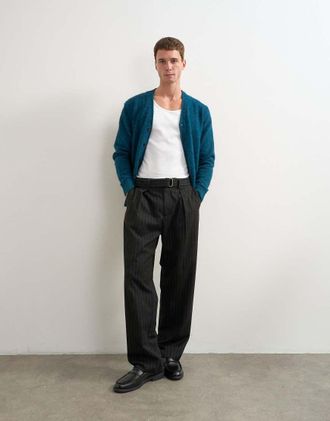 Topman pantalon large ceintur&eacute; &agrave; rayure fine avec plis en noir