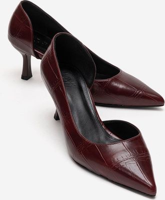Prologue Arel Spitzer Pumps