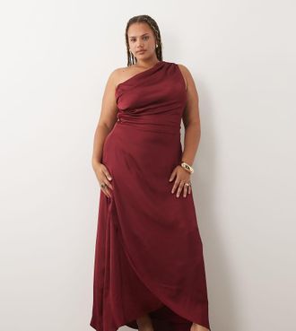 Tfnc Plus TFNC - Linvit&eacute;e - Robe portefeuille longue en satin &agrave; une &eacute;paule - Bordeaux-Rouge