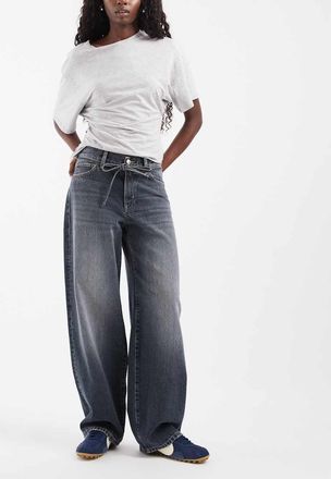 Only Gianna Jeans mit Bindeg&uuml;rtel und geradem Bein in blau-grauem Denim