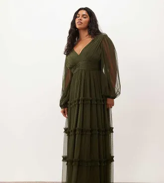 Lace & Beads Plus robe longue en tulle transparent &agrave; manches ballon, d&eacute;collet&eacute; plongeant et &agrave; volants, vert olive fonc&eacute;