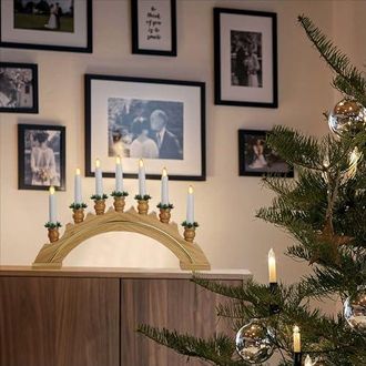 Hellum Pyramide de No&euml;l - Chandelier pour lint&eacute;rieur - Avec barre dor&eacute;e - &Eacute;clairage de fen&ecirc;tre de lAvent - Couleur naturelle - Alimentation &eacute;lectrique - Avec