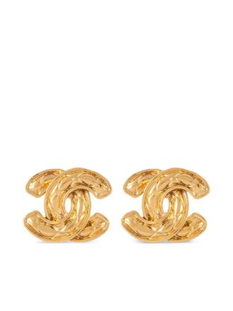 Chanel boucles doreilles matelass&eacute;es &agrave; clip CC (ann&eacute;es 1980)