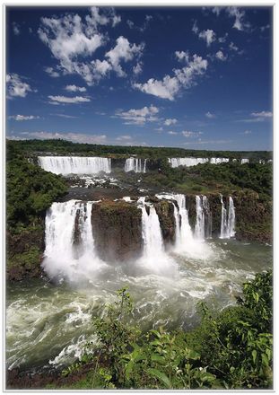 Wallario Wandbild - Iguazu-Wasserf&auml;lle in Premiumqualit&auml;t, Poster mit wei&szlig;em Rahmen, Gr&ouml;&szlig;e: 70 x 100 cm
