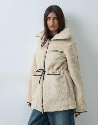 Barbour Kemora Fleecejacke mit durchgehendem Rei&szlig;verschluss und Stehkragen in Cremewei&szlig;