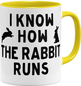 OM3 I know how the rabbit runs - Tasse mit Spruch Denglisch - Keramik Becher - 11oz 325ml - Beidseitig Bedruckt - Gelb