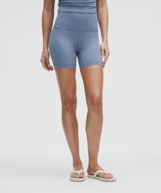 lululemon Align Shorts mit hohem Bund f&uuml;r Frauen - 15 cm - Gr&ouml;&szlig;e 12 in Washed Denim