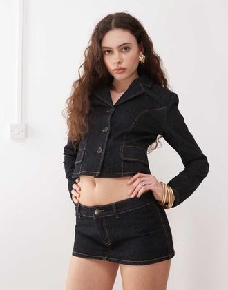 Lioness Cropped-Jeansjacke in dunkelblauer mit Knopfleiste und Kontrastnaht, Kombiteil