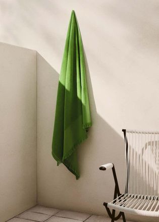 Mango Serviette de plage unie overdyed &agrave; franges vert pomme - Home - 100x180cm - MANGO HOME