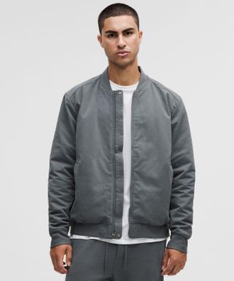 lululemon Switch Over Bomberjacke f&uuml;r M&auml;nner - Gr&ouml;&szlig;e XS in Oil Grey