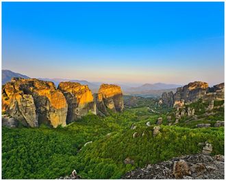 Wallario Poster - Griechische Berglandschaft in Premiumqualit&auml;t, Gr&ouml;&szlig;e: 40 x 50 cm