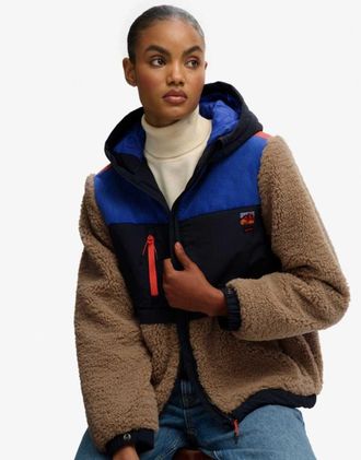 Superdry Kapuzenjacke aus Fleece in Kieselgrau