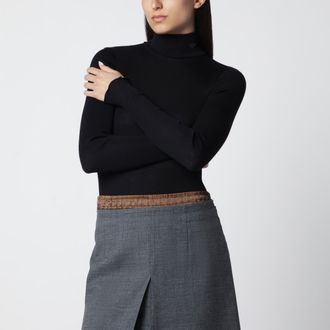 Prada Schwarzer gerippter Rollkragenpullover mit Dreieckslogo