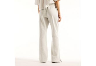 New Balance Sweathose REIMAGINED FLEECE PANT f&uuml;r Erwachsene, lange Hosenform, mit klarer Linienf&uuml;hrung