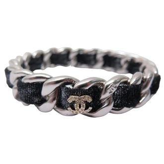 Chanel Armband - CHANEL-LOGO-CC-STRASS-ARMBAND 2013 SAMTVERSCHLITZT - Gr. ONESIZE - in Silber - f&uuml;r Damen
