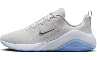 Nike Nike Workout-Schuh Nike Bella 7 Workout-Schuh F&uuml;r Damen, Photon Dust/MTLC Pewter-Lt Smoke Grey, FZ1689-001, 42.5 EU (W 10.5 US)