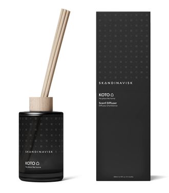 Skandinavisk KOTO Zuhause Raumduft-Diffuser mit 8 St&auml;bchen. H&auml;lt &uuml;ber 3 Monate. Duftnoten: Vanilleschoten und getrocknete Orangenschale, Amber und Leder. 200 ml