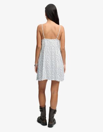 Superdry Strukturiertes Tr&auml;gerkleid aus Webstoff in Wollwei&szlig; mit Bl&uuml;mchenmuster