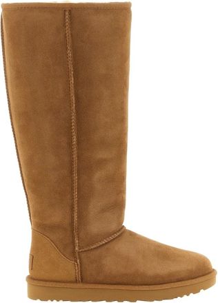 UGG Classic Ultra Tall - Femme - Chaussures - Brun - Taille: 38 EU