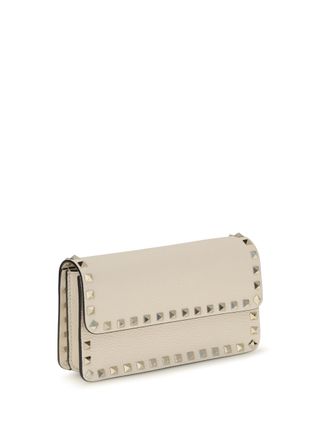 Valentino Garavani Womens Rockstud Chain Wallet Light Ivory Calf Leather Bos Taurus