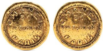 Chanel 1970-1980 Gold Plated 31 Rue Cambon Round Clip On Earrings costume earrings