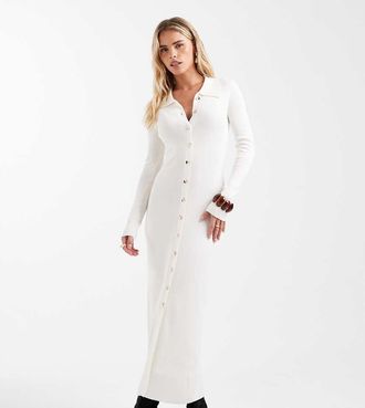 4th + Reckless Petite Robe longue à col en maille fine côtelée avec boutonnage - Crème-Blanc