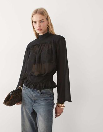 Asos blouse fronc&eacute;e &agrave; ourlet volant&eacute; avec &eacute;paulettes en noir