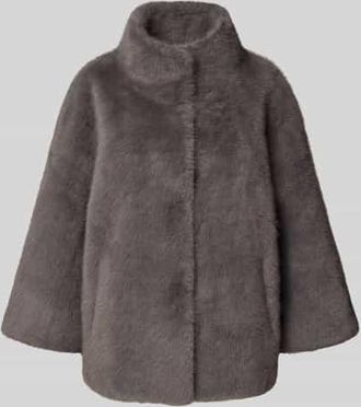 Juvia Jacke aus Kunstfell mit Stehkragen