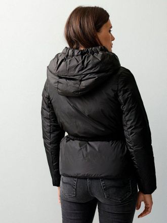 Alba Moda Steppjacke Modische Steppjacke mit G&uuml;rteltasche Unifarbenes Design mit klassischem Rundhalsausschnitt