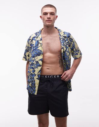 Tommy Hilfiger Resort-Bowlinghemd mit tropischem Blumenmuster, Kombiteil-Gelb