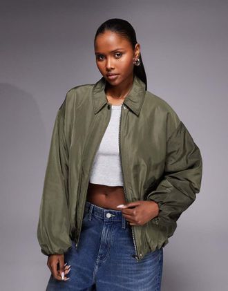 River Island Funktionsjacke in Khaki mit Ballonsaum-Gr&uuml;n
