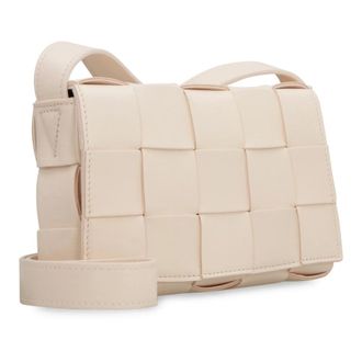 Bottega Veneta Cassette Small Crossbody Bag - - Bags - Damen - Rosa - ONE SIZE