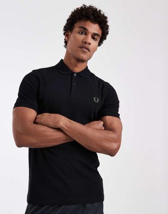 Fred Perry Lang&auml;rmliges Polohemd in Schwarz