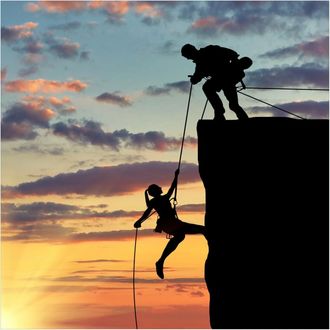 Wallario Sticker/Aufkleber f&uuml;r K&uuml;hlschrank/Geschirrsp&uuml;ler/K&uuml;chenschr&auml;nke, Selbstklebende Folie - 60 x 60 cm, Motiv: Gemeinsam zum Gipfel