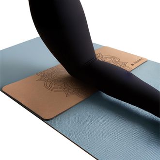 Navaris Yoga Kniekissen - Kniematte Knie Pad aus Kork - Knieschoner für mehr Komfort - Leicht und tragbar - Yoga Knee Pad - Sport Matte 60x25cm - Design Bohem
