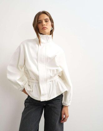 Topshop veste &agrave; taille &eacute;lastiqu&eacute;e et col chemin&eacute;e en os-Blanc