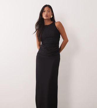 Tfnc Petite Maxikleid aus Spitze mit Racer-Ausschnitt, offenem Wasserfallr&uuml;cken und Drapierungsdetail in Schwarz