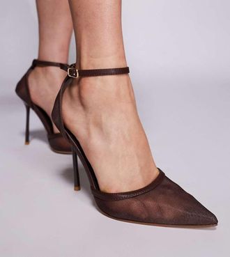 Simmi London SIMMI London Wide Fit - Mandisa - Netzstoff-Pumps in Schokobraun mit Absatz, breite Passform