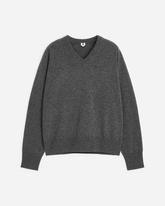 Arket Lockerer Kaschmirpullover Mit V-Ausschnitt -Grau