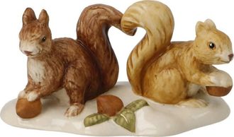 GOEBEL Figur Eichhörnchen auf Futtersuche - Winterwald Weihnachten