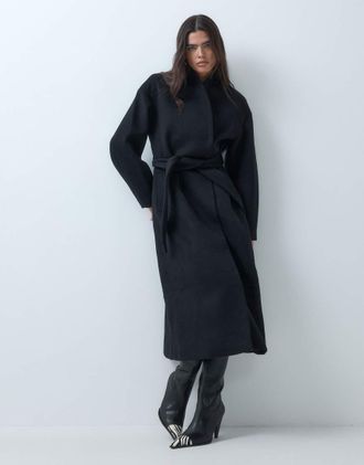 Forever New Mantel aus Wollmix mit geschwungenem Stehkragen in Schwarz