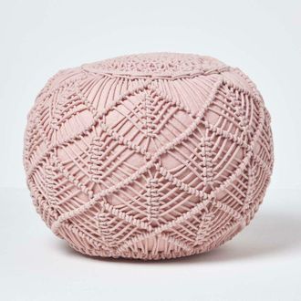 Homescapes Homescapes - Pouf tress&eacute; en macram&eacute; rose, 40 x 50 cm
