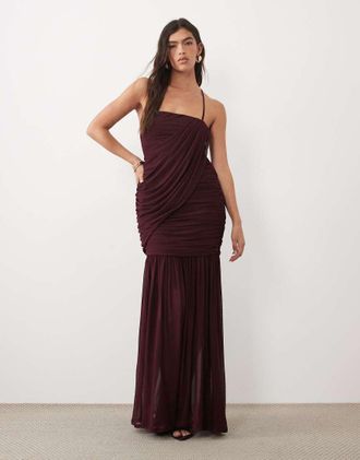 Asos robe longue en tulle sans manches &agrave; drap&eacute; asym&eacute;trique en prune-Rouge