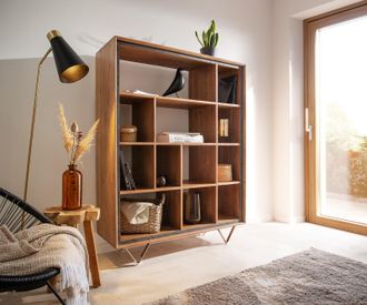 DELIFE Highboard Stonegrace 115x150 Akazie Natur 12 Fächer Steinfurnier V-Fuß, Standregale